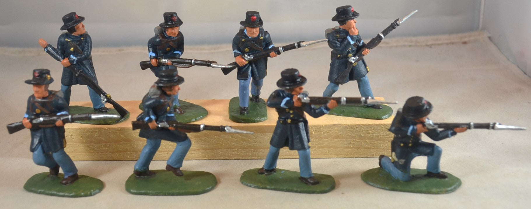 Armies in Plastic Painted Union Iron Brigade Infantry 16 Piece Set ...