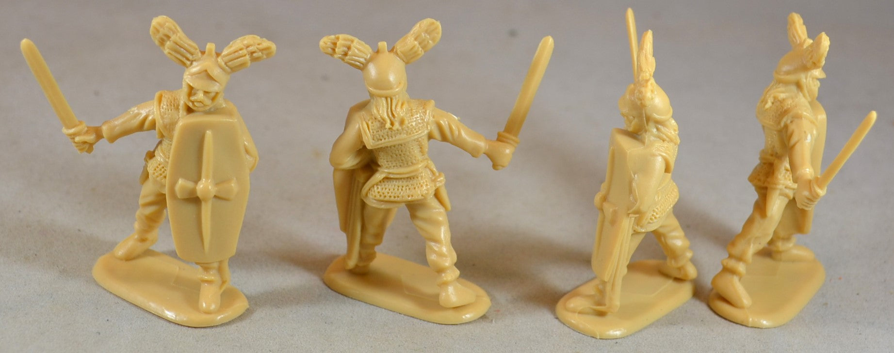 HaT Gallic Warband Barbarian Warriors 9089 – MicShaun's Closet