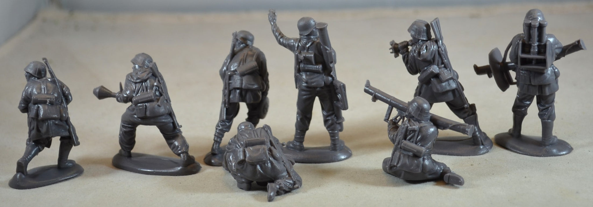 Mars WWII German Anti-Tank Team Dark Gray 32041 – MicShaun's Closet
