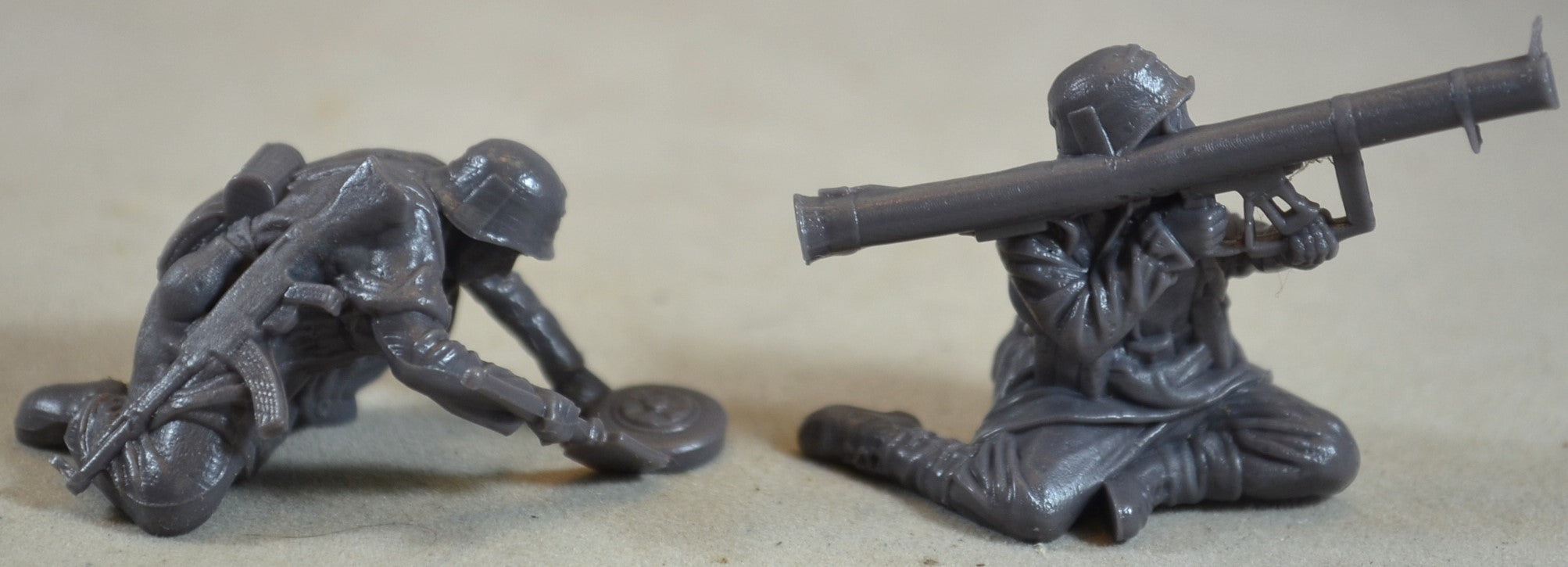 Mars WWII German Anti-Tank Team Dark Gray 32041 – MicShaun's Closet