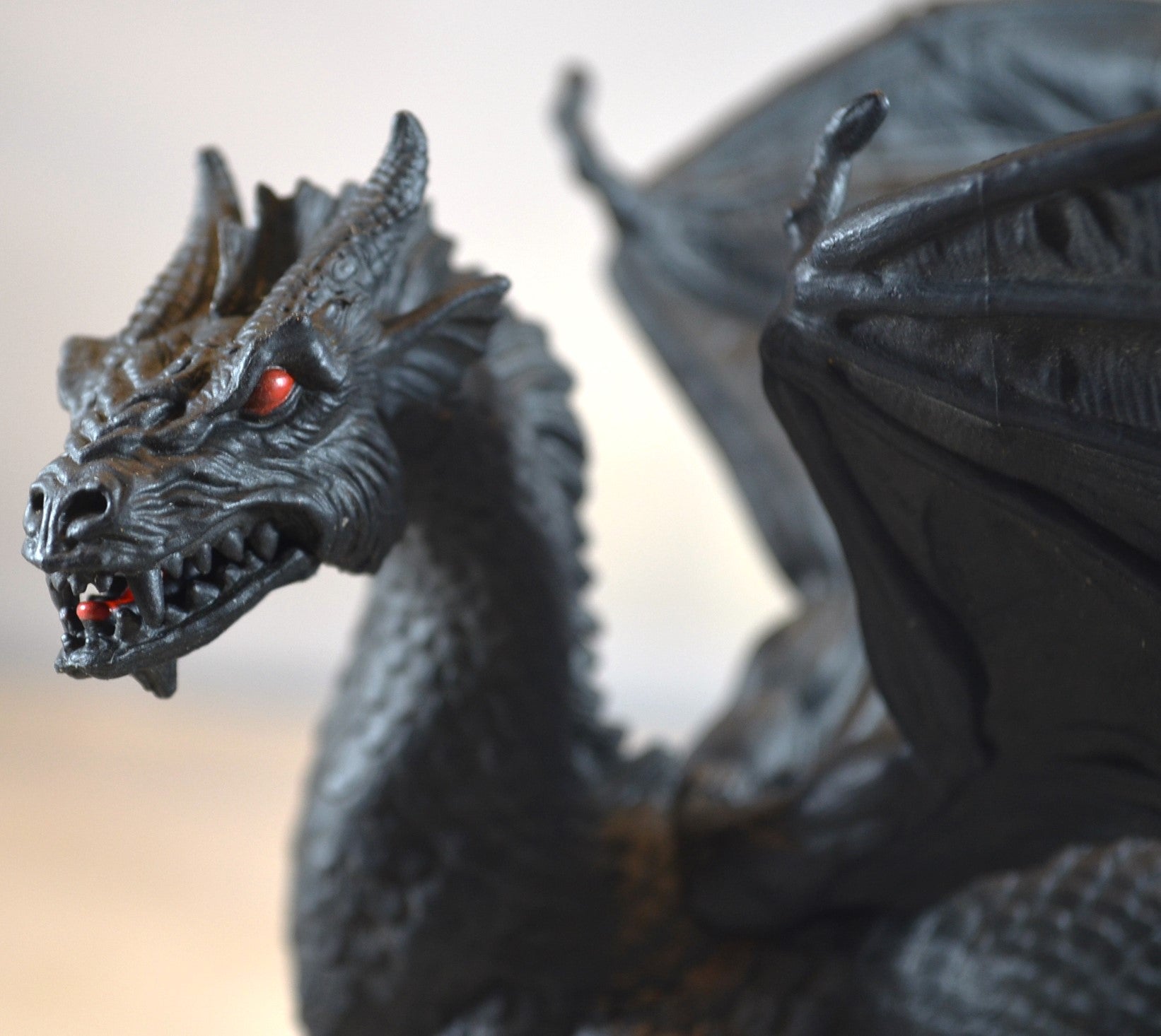 Safari Ltd. Painted Twilight Dragon – MicShaun's Closet