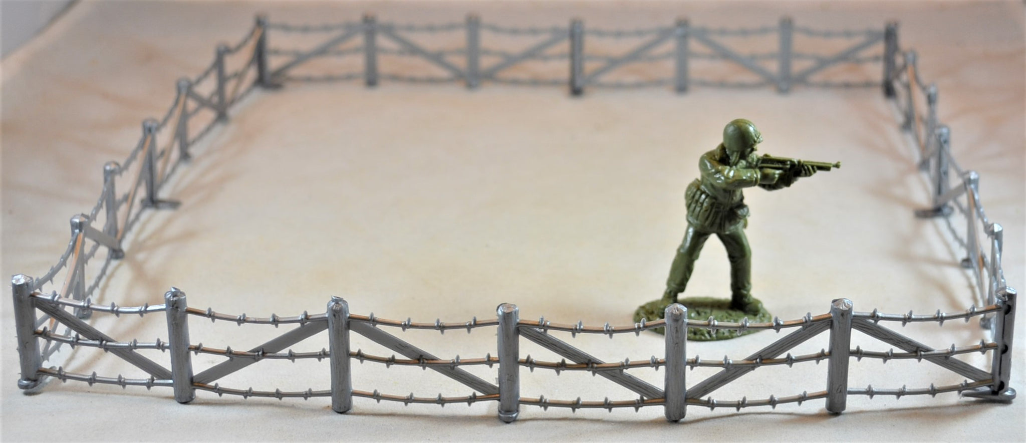 Marx WWII D-Day Barbed Wire Fence Set Silver – MicShaun's Closet