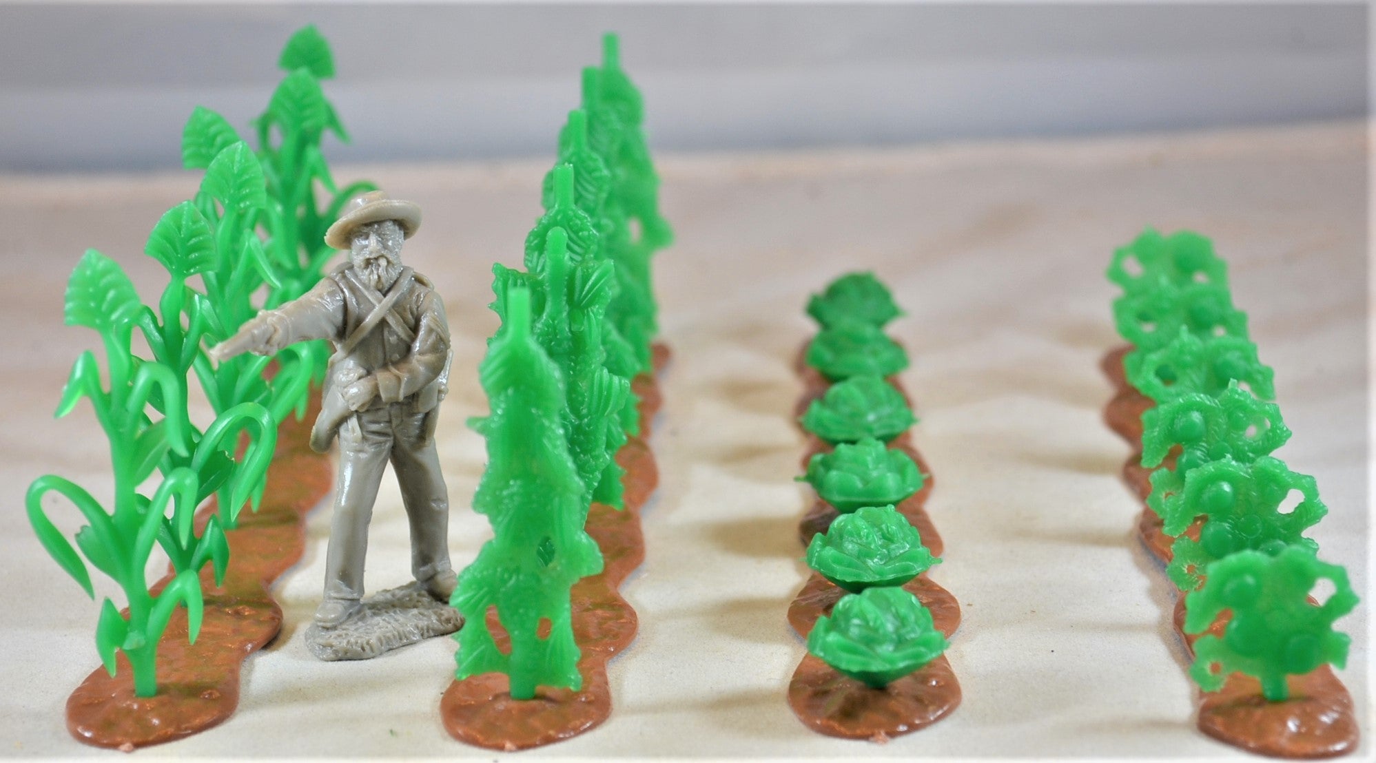 Marx Farm Crop Rows Corn Stalks Tomato Diorama – MicShaun's Closet