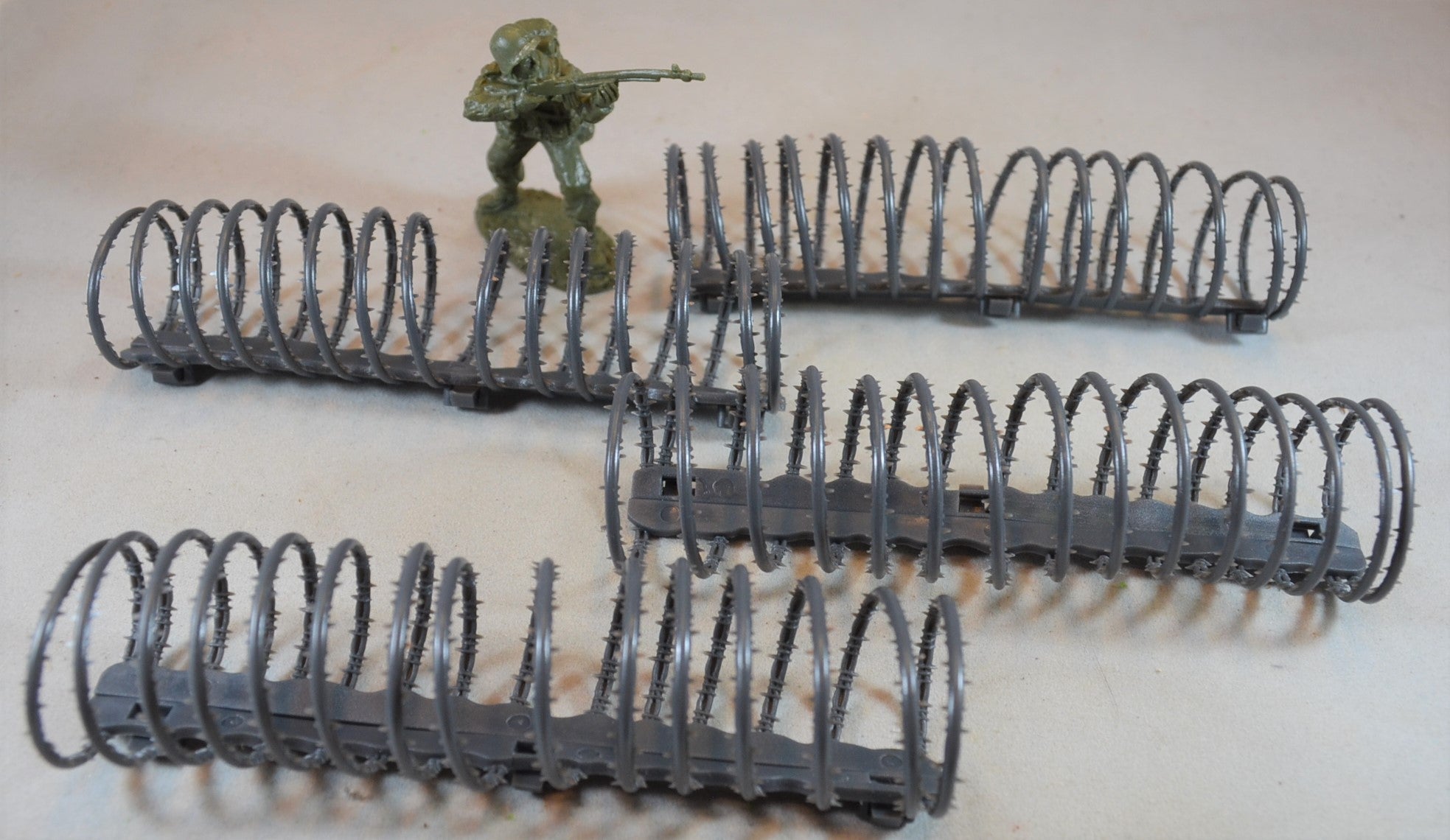 Classic Toy Soldiers World War II Concertina Barbed Wire - 4 Sections ...